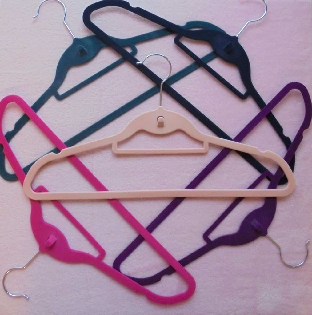 Diferentes Tipos de Cabides - Lara Pombo